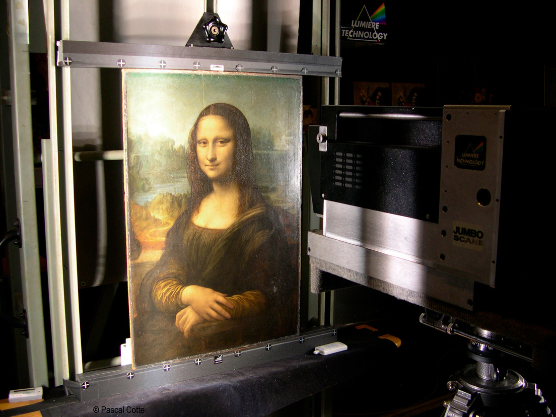Hallan boceto y detalles ocultos debajo de la pintura de la Mona Lisa ...